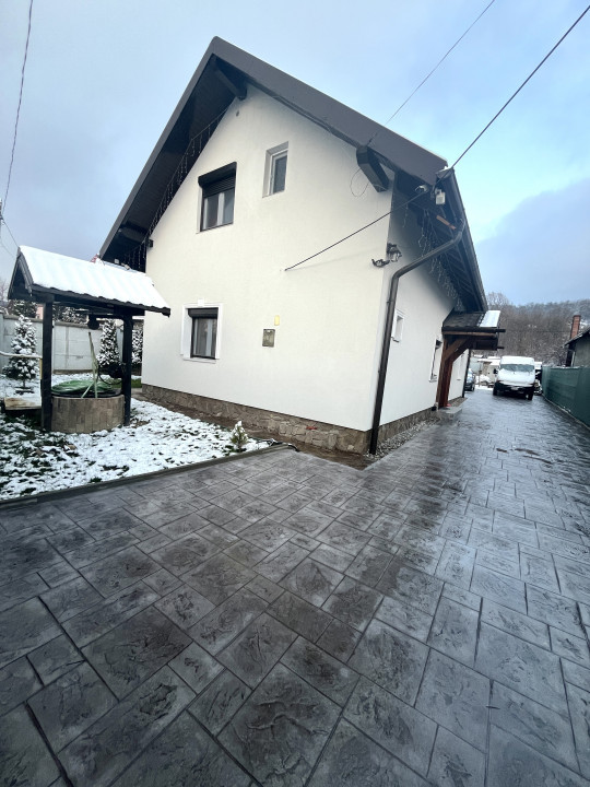 Casa de vanzare zona Goranu (Feteni ) P+1 160 Mp Curte 565Mp Rm Valcea ...